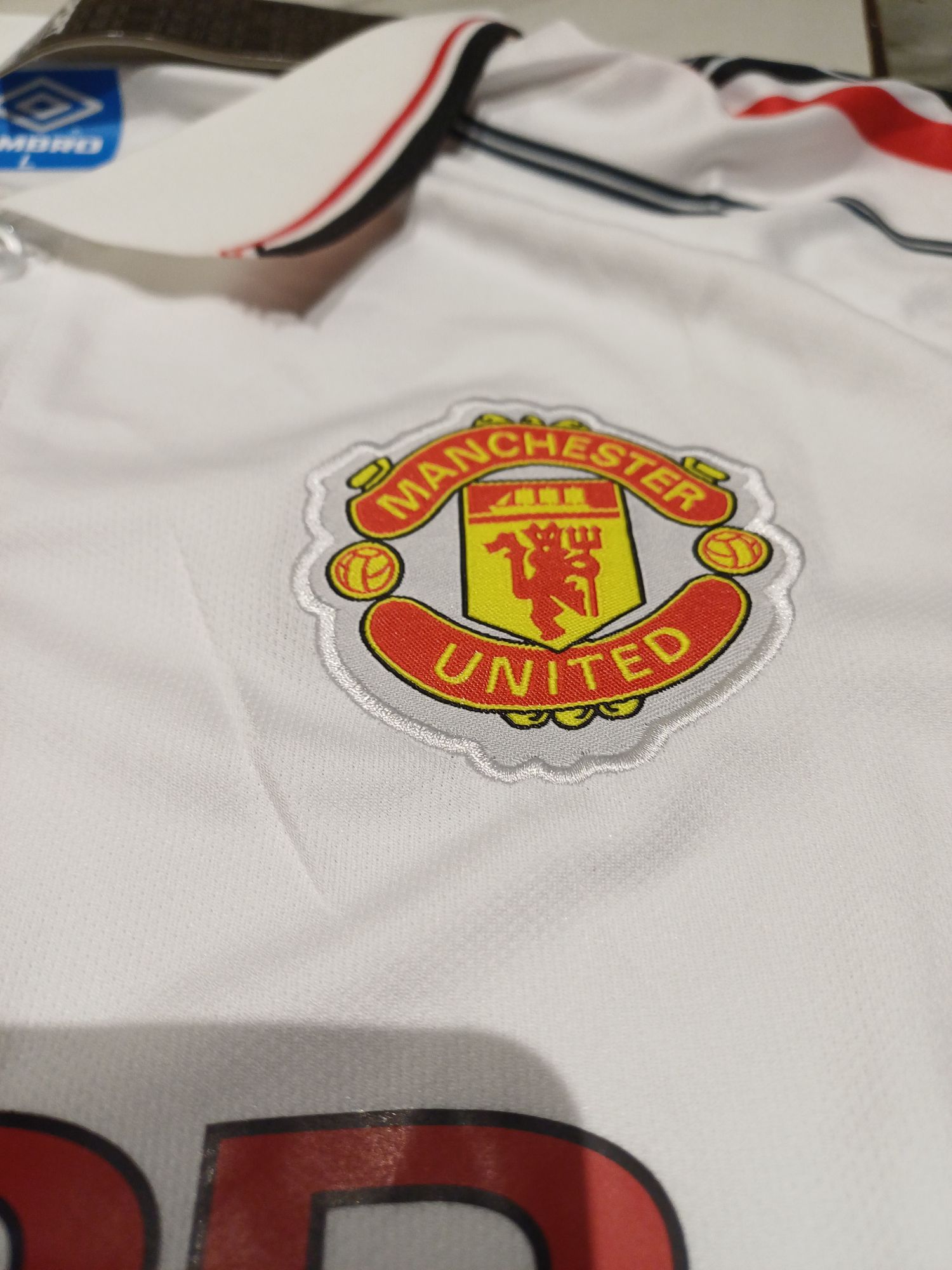 RETRO Manchester United 1998-99 – Masked XI